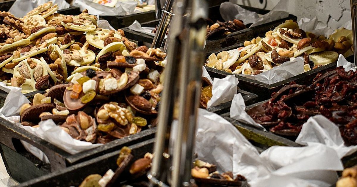 Jong Volk | Op je paasbest met de lekkerste chocolade van brugge!